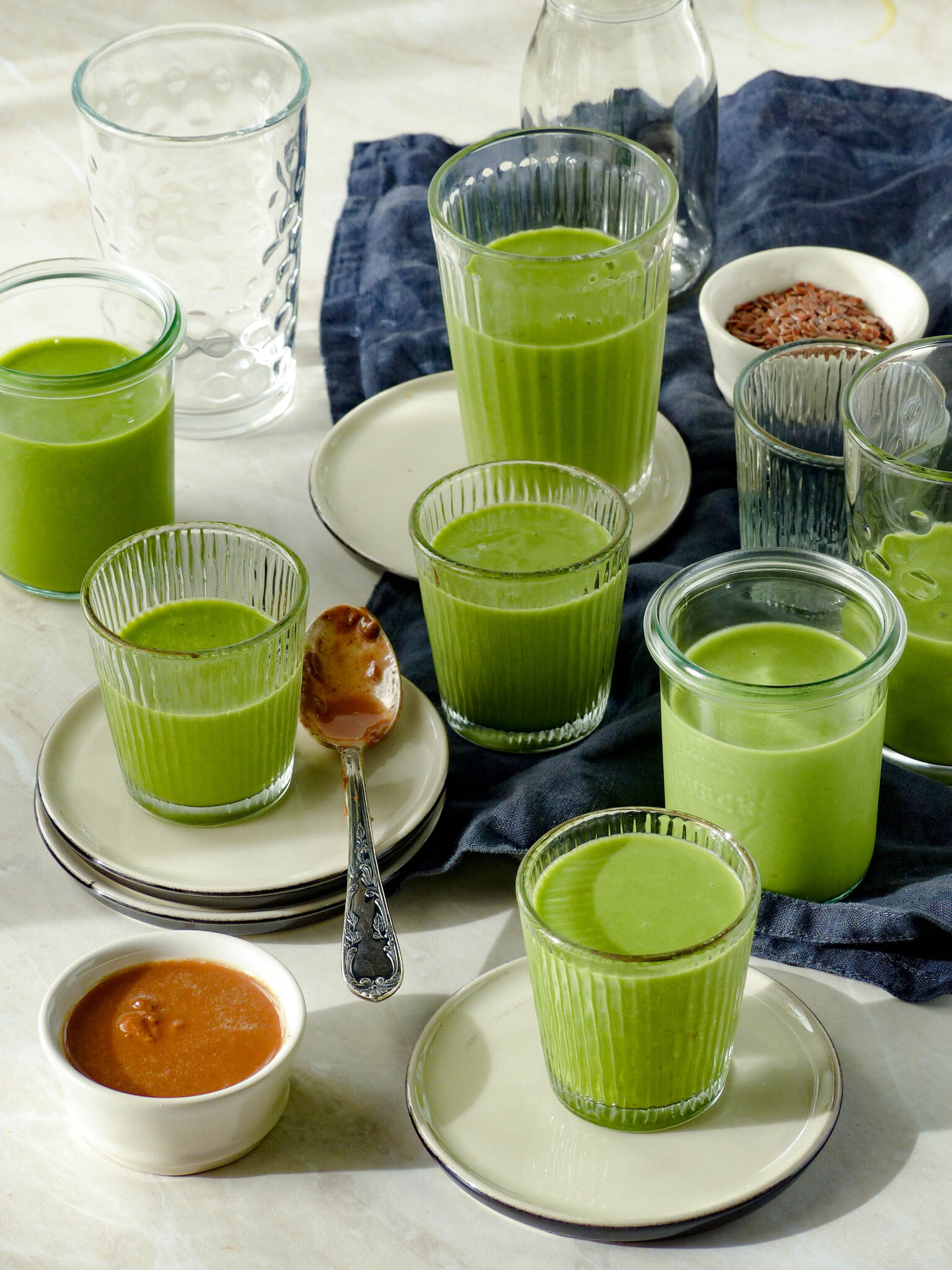 Grüne Smoothie Shots - gesund & einfach - Anna Lee EATS.